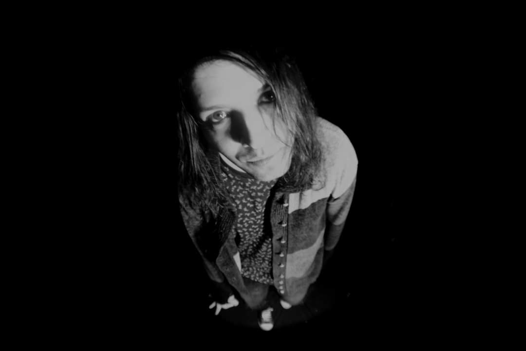 JAMSTER nos presenta su sencillo “SE SUPONE” primero de su próximo ...