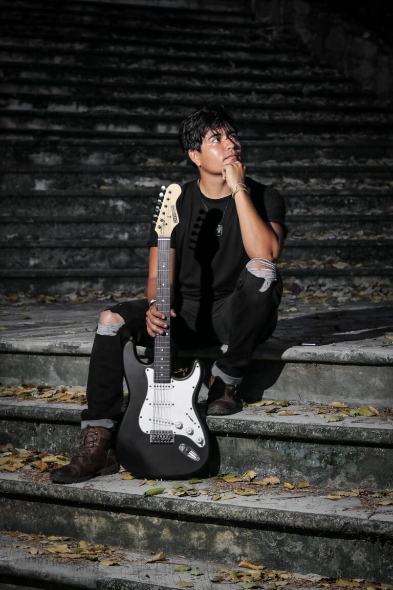 Ángel Alba nos presenta su EP debut “Narraciones De Un Cuento Vil ...