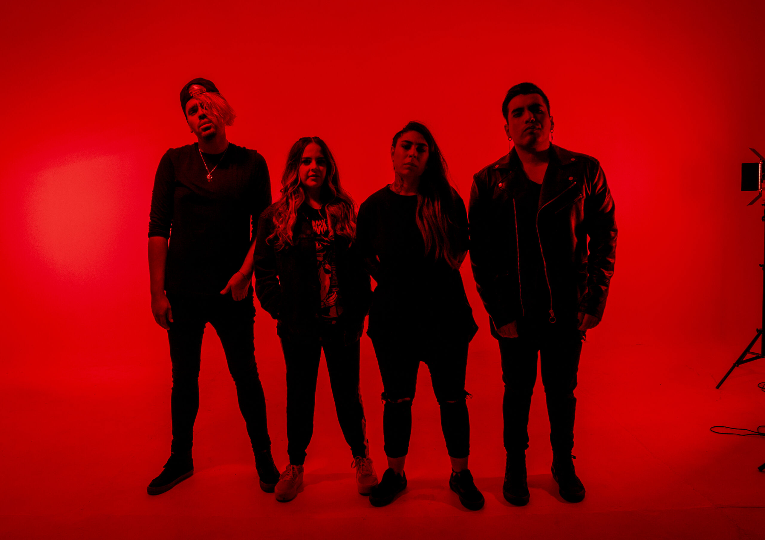 DVAL se unen a Helian Evans para “Felices Para Siempre” su nuevo single ...